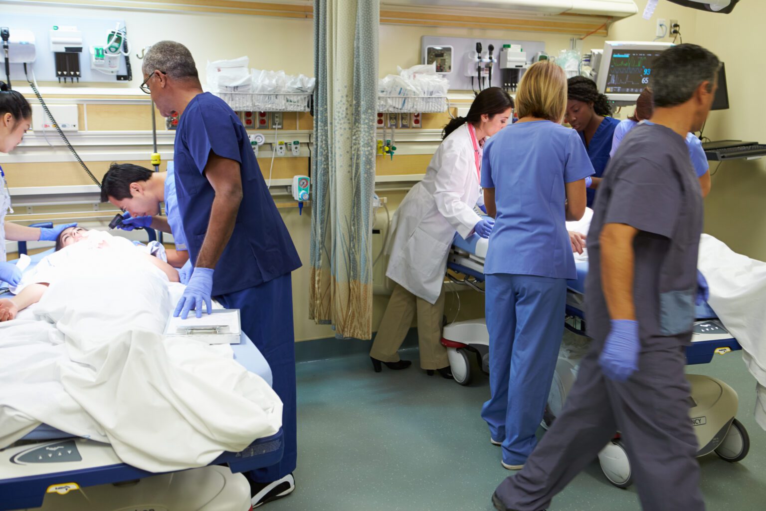 Emergency Room Layout: Enhancing Efficiency-Medical Projects